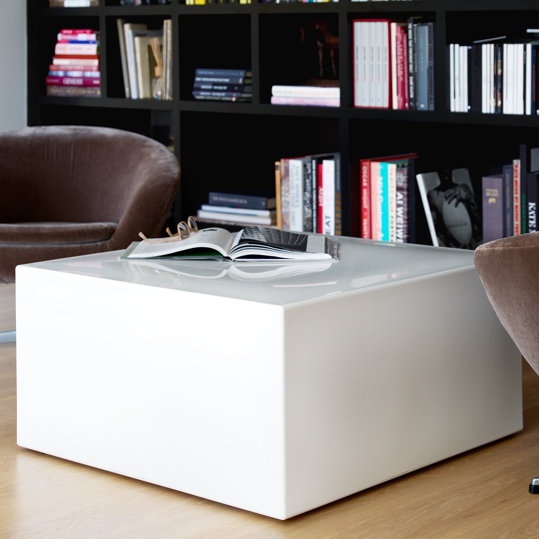 Heller The Float Table - 2Modern