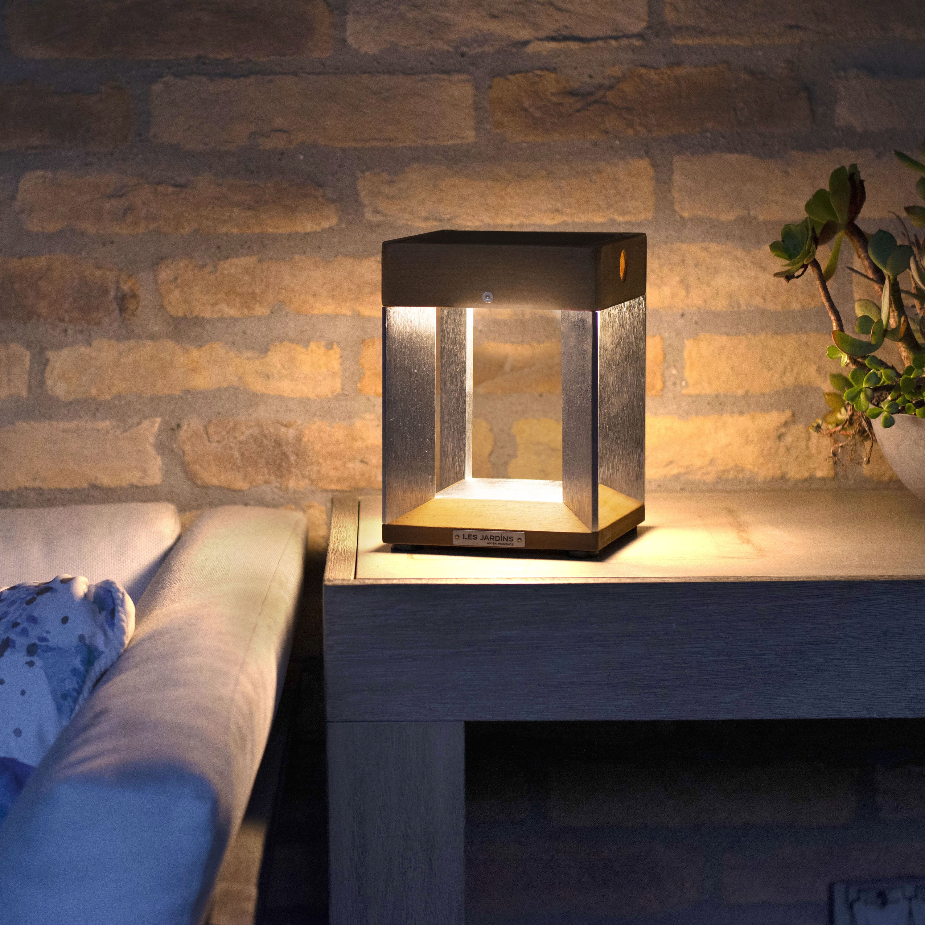Les Jardins Blade Solar Portable Outdoor LED Table Lamp - 2Modern