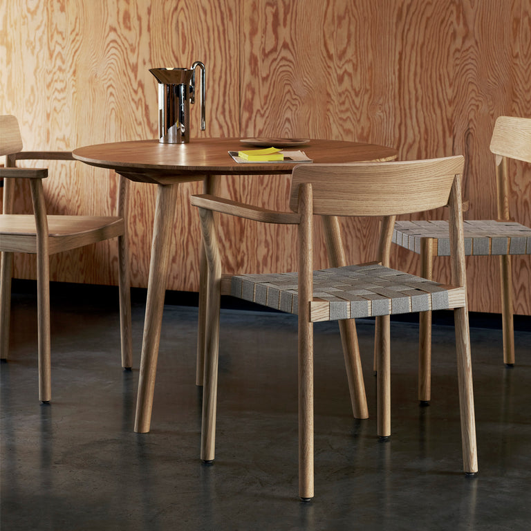 &Tradition In Between Round Dining Table - 2Modern