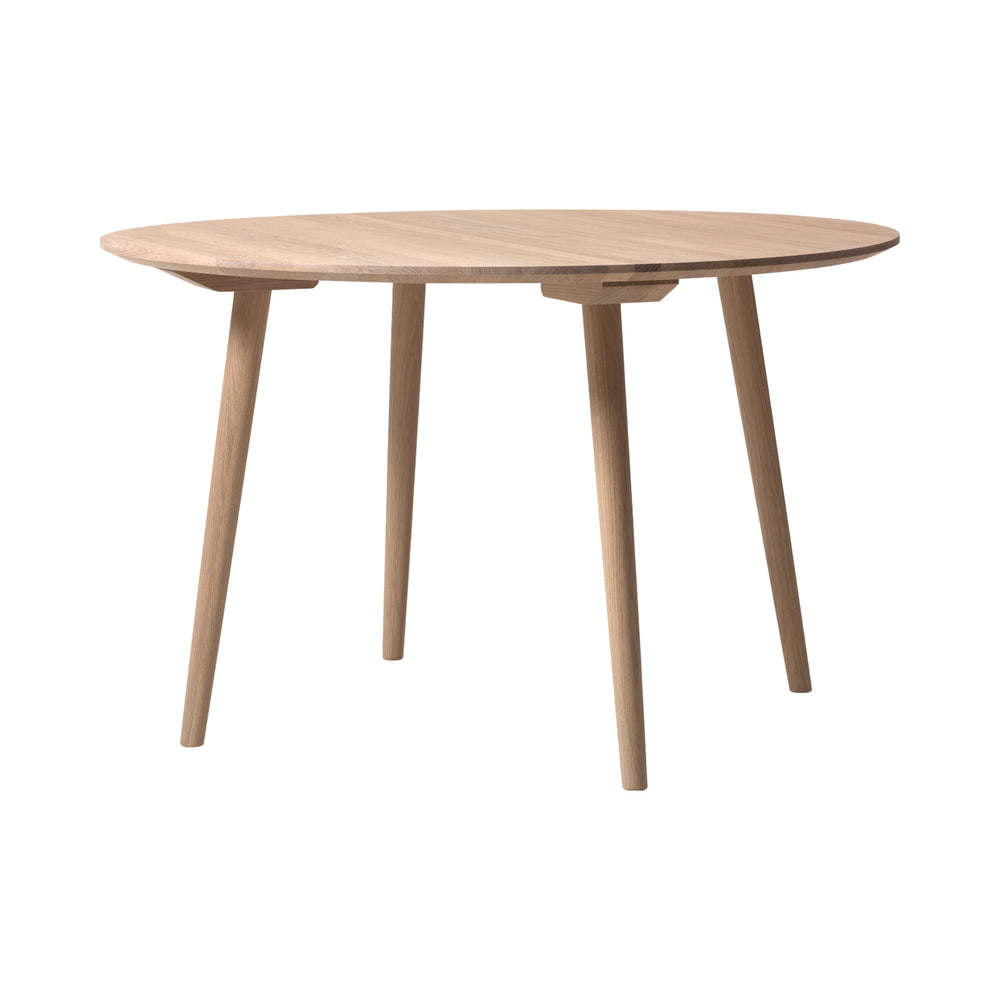 &Tradition In Between Round Dining Table - 2Modern