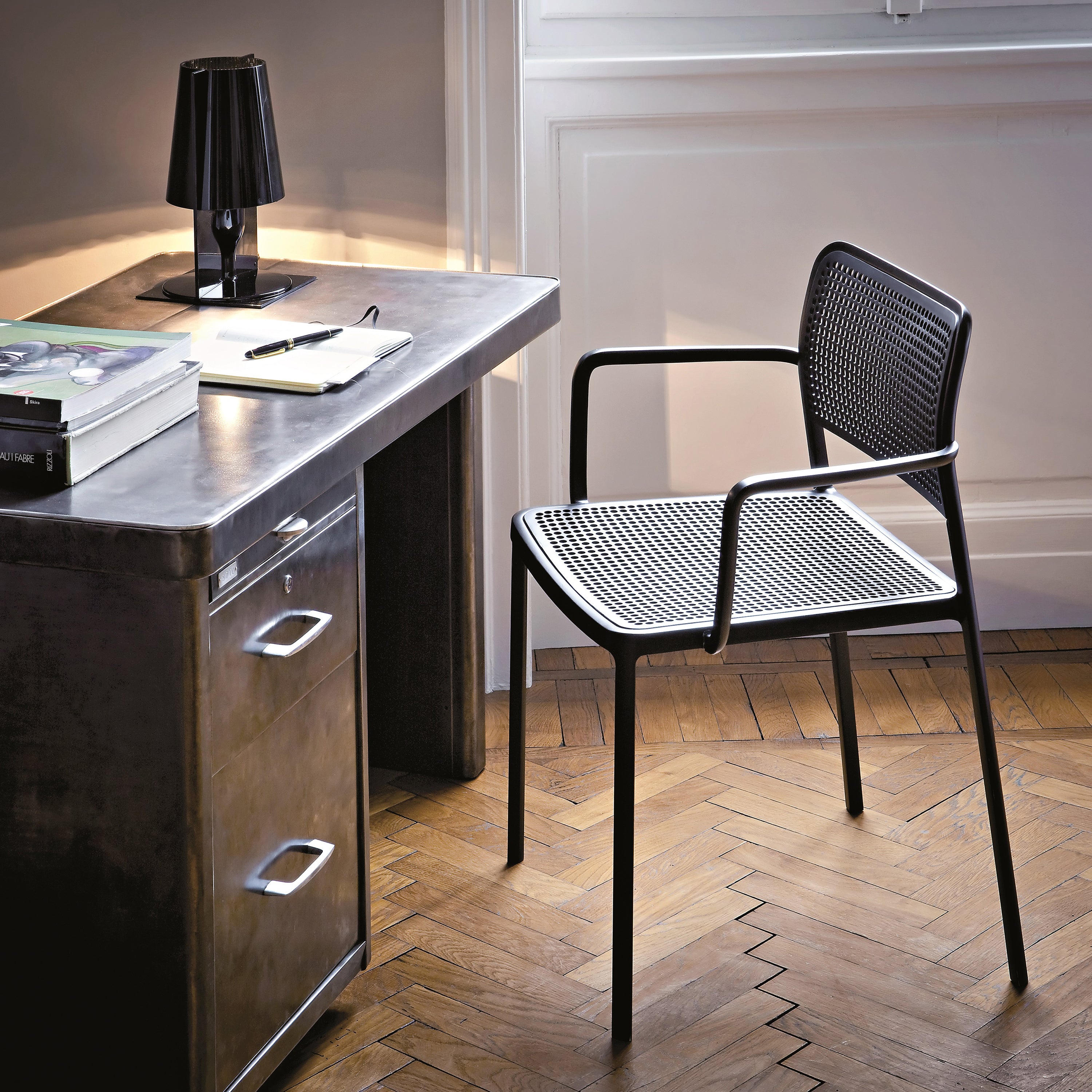 Kartell Audrey Chair with Arms (Set of 2) - 2Modern