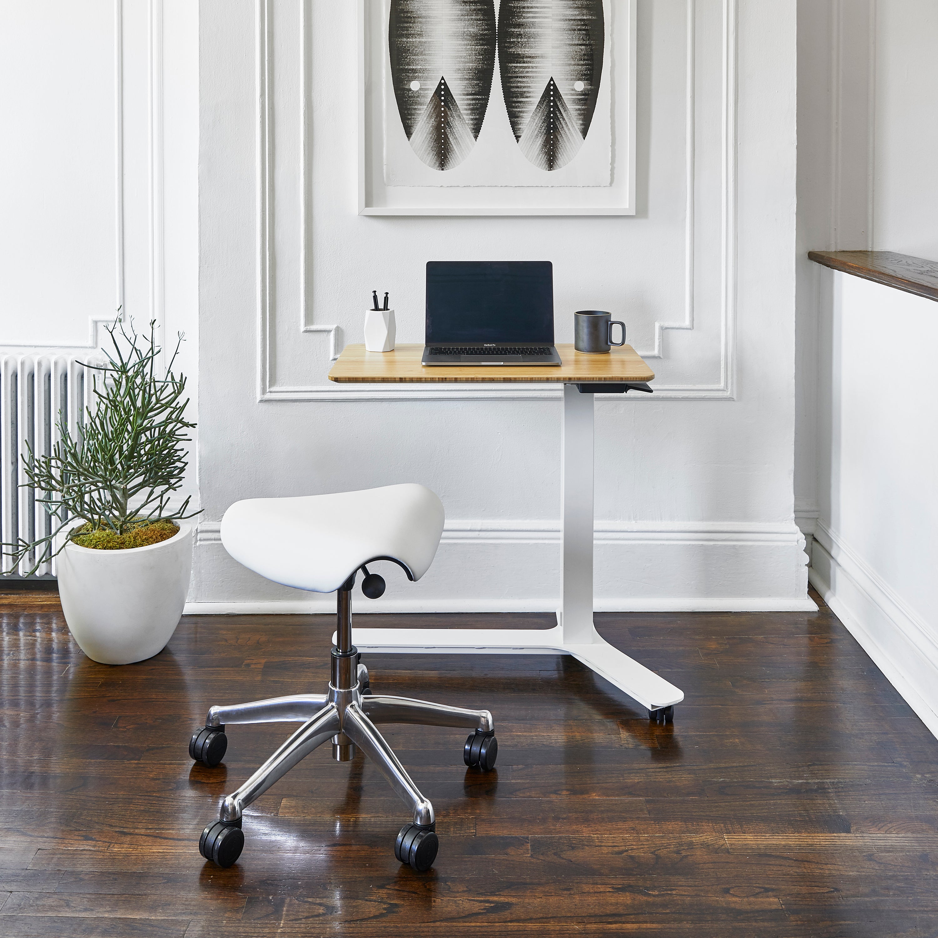 Humanscale Freedom Saddle Leather Task Stool - 2Modern