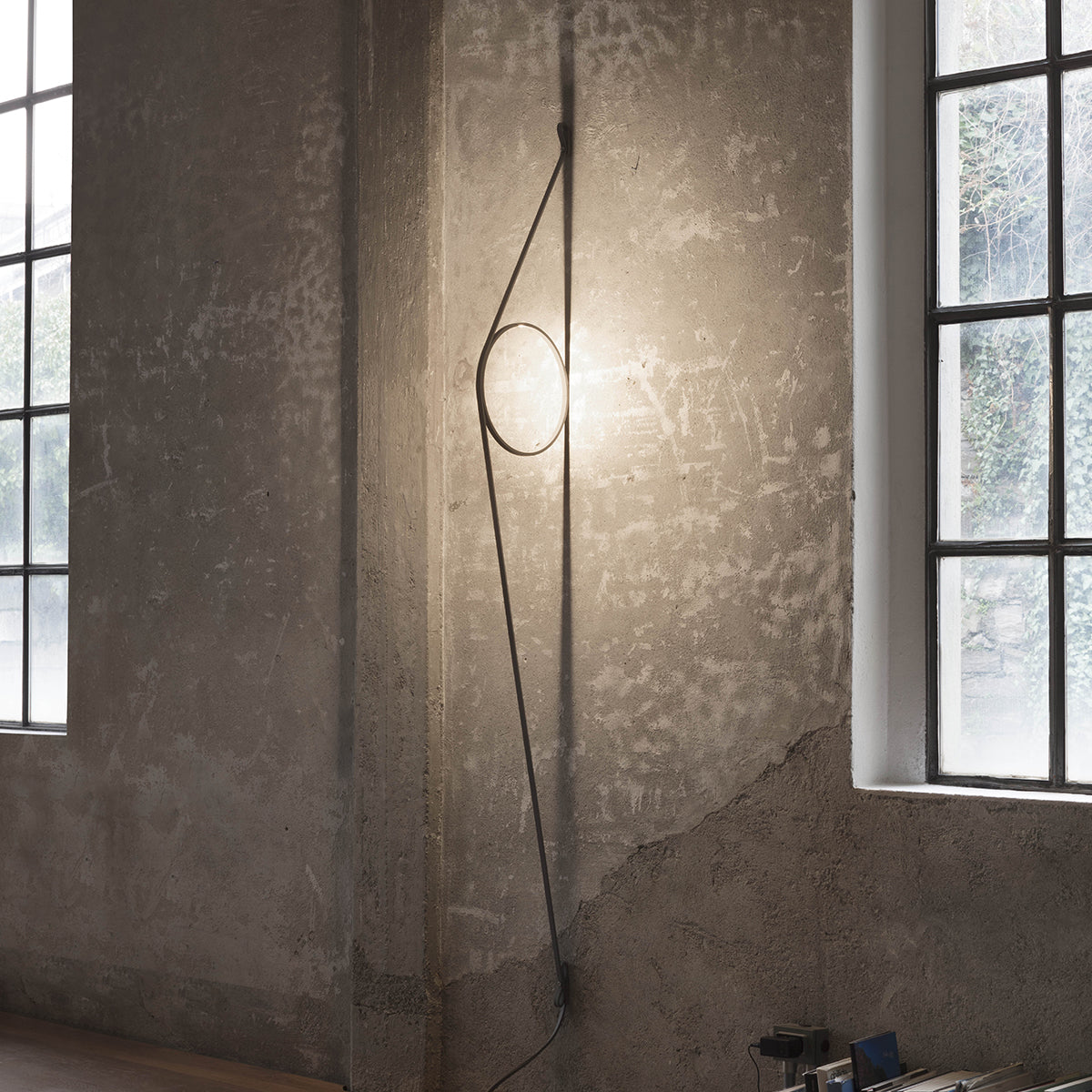 FLOS WireRing Plug-In Wall Light - 2Modern