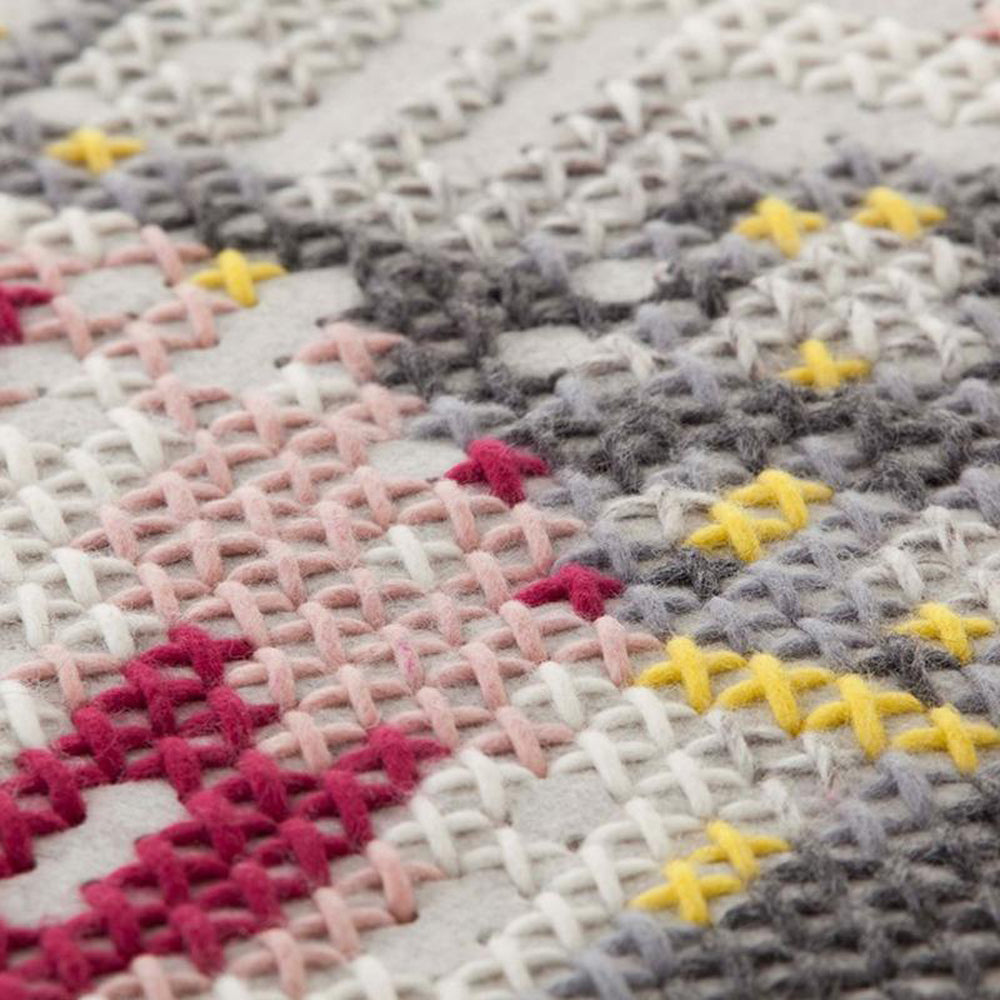 GAN Rugs Canevas Spaces Flowers Rug - 2Modern