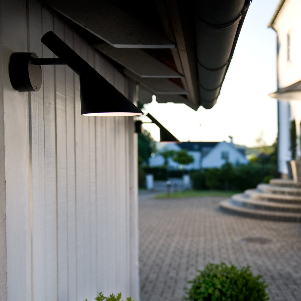 Louis Poulsen AJ 50 Outdoor Wall Light - 2Modern