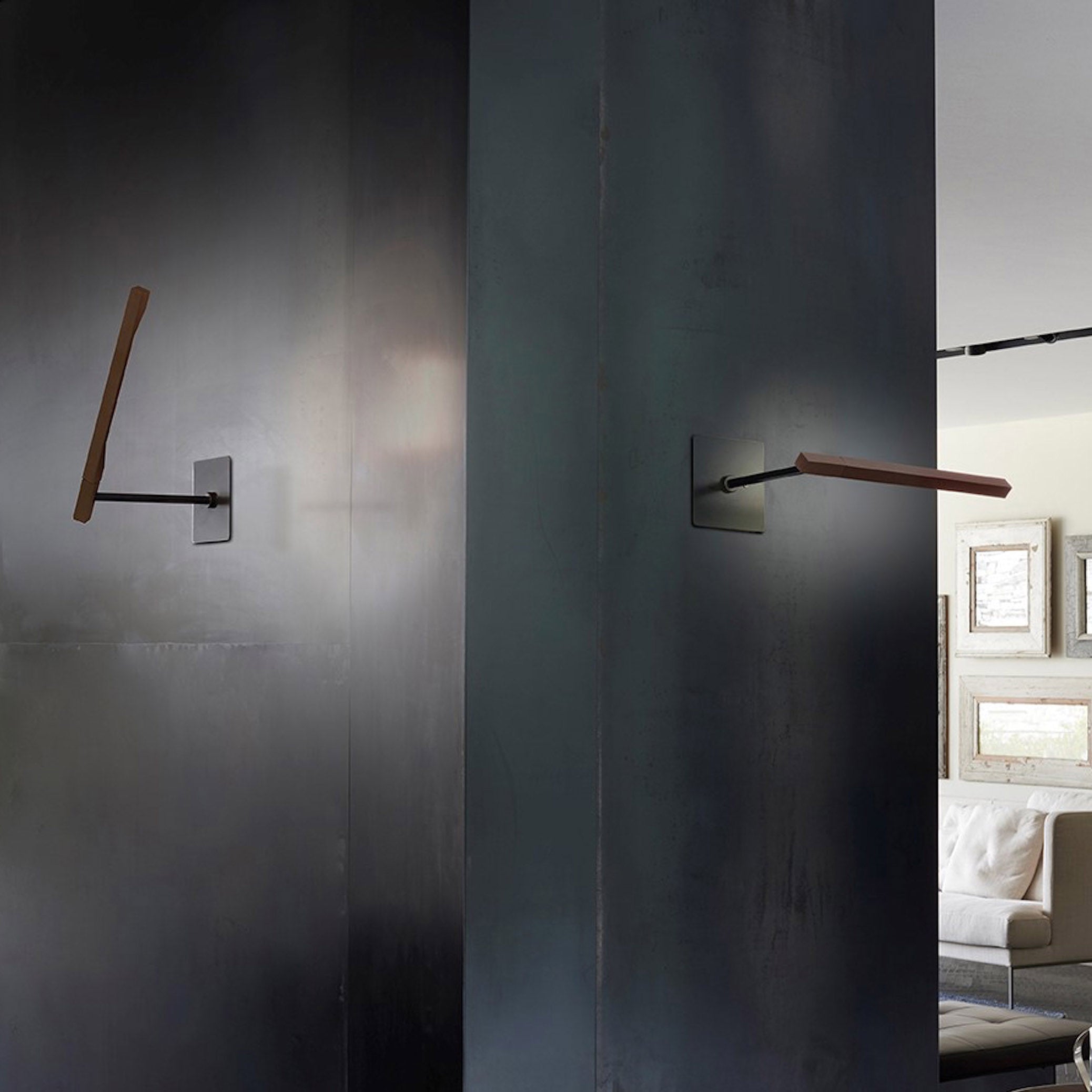 OLUCE Ilo Wall Light - 2Modern