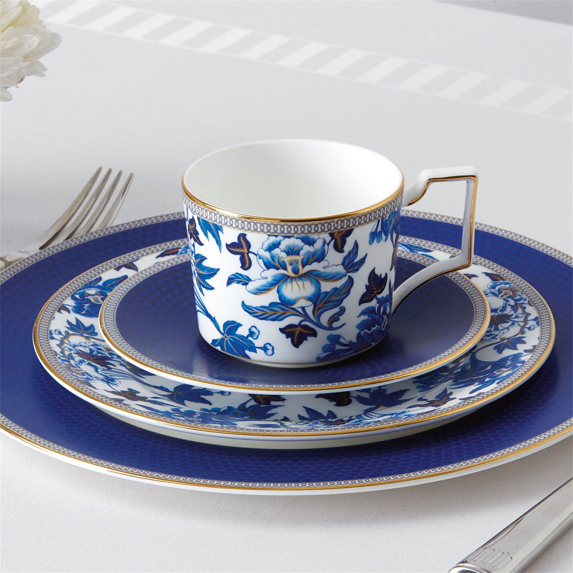 Wedgwood Hibiscus Teacup & Saucer Set - 2Modern